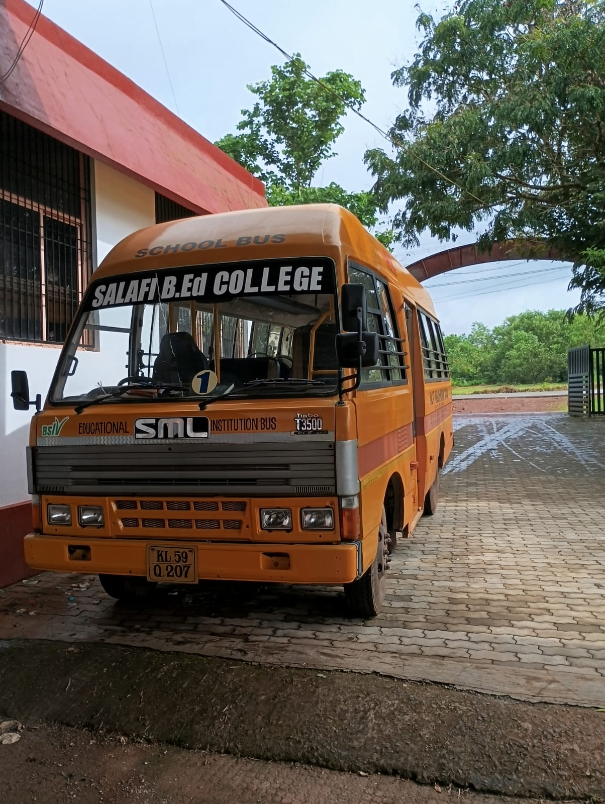 College Bus - KANNUR SALAFI B.Ed. COLLEGE